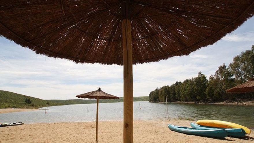 De playa en playa en Extremadura: ocho propuestas de bandera azul