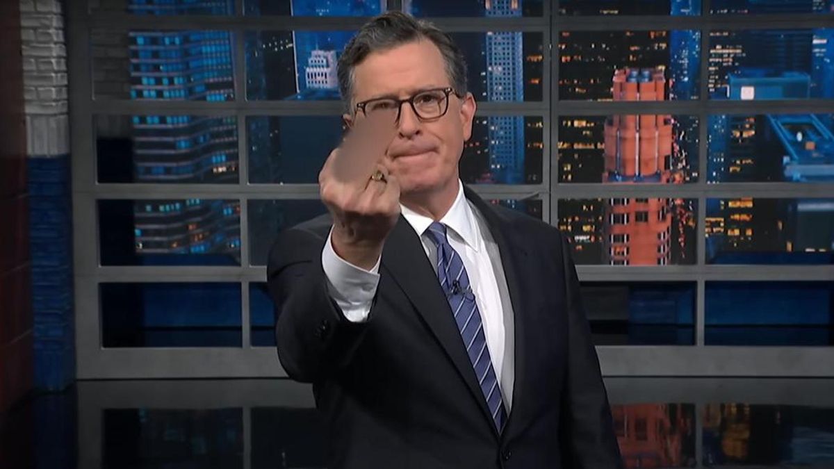 El cómico Stephen Colbert carga contra el recorte en vacunas de Robert ...