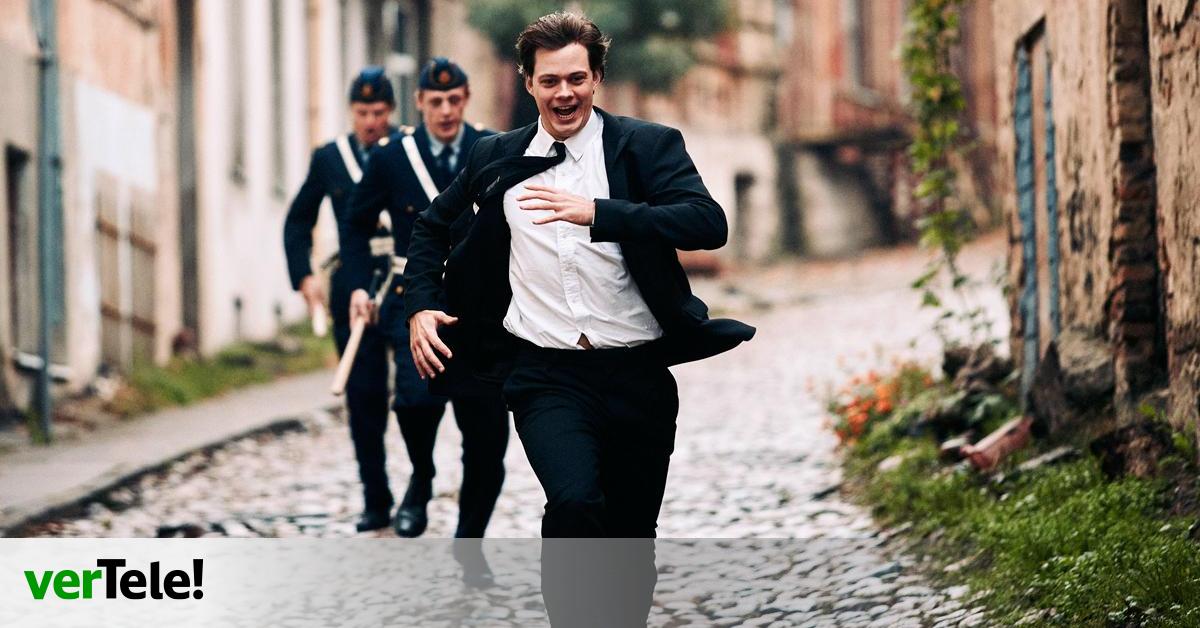 Crítica: 'Clark', la serie gamberra con un protagonista que "atraca" para contar el origen del ...