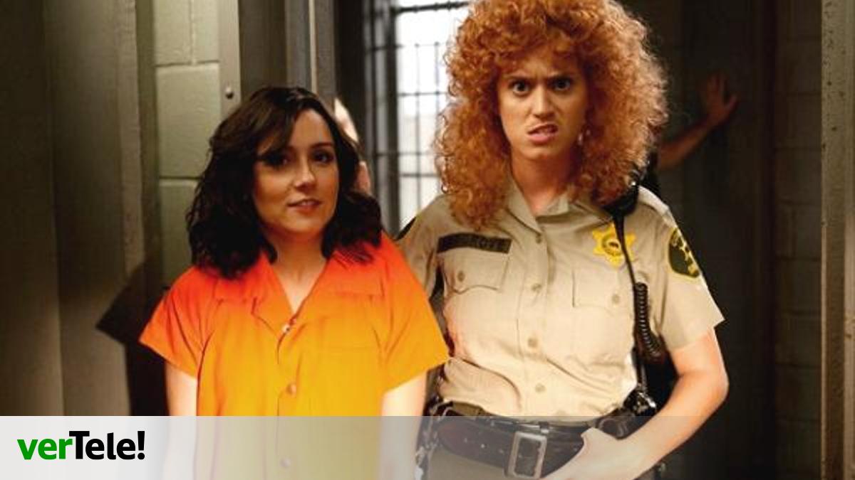 Katy Perry se deja bigote para 'Raising Hope'