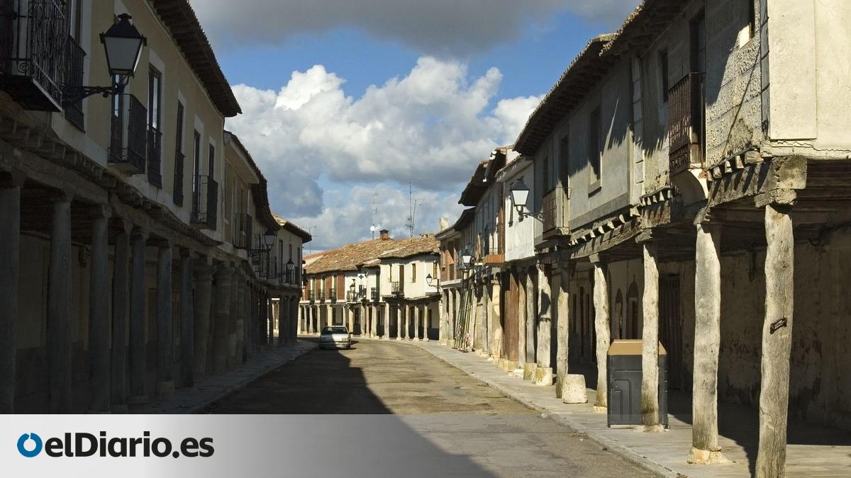 La curiosa razón por la que este pequeño pueblo tiene calles porticadas ...