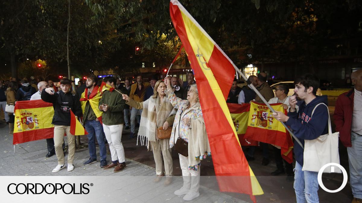 Mengua la asistencia a la segunda protesta en Córdoba frente a la sede ...