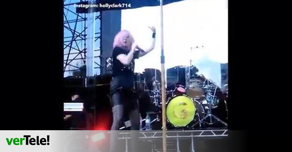 Shirley Manson, cantante del grupo 'Garbage', se cae del escenario en ...