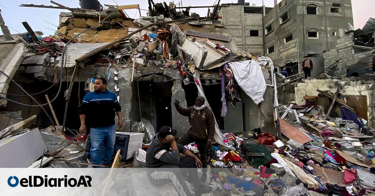 Casi la mitad de la población de Gaza, arrinconada y hacinada en el ...