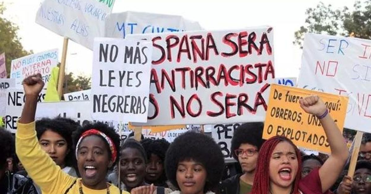 "Las negras no valéis para nada más que follar": los estereotipos ...