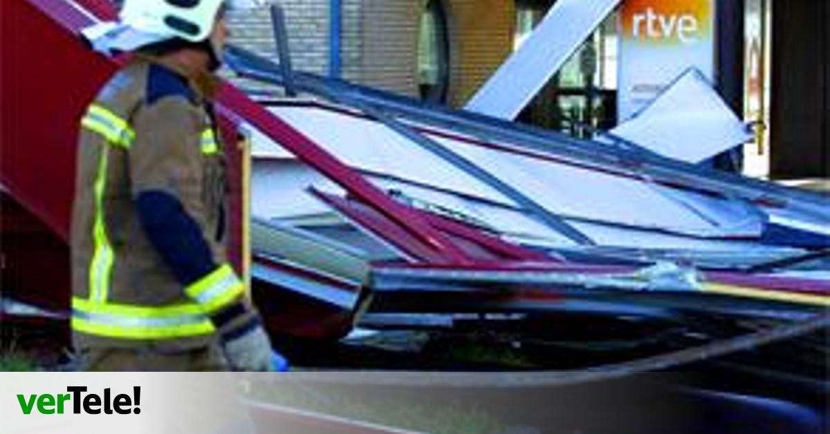 ¿Te imaginas que estás trabajando en TV... y el techo sale volando?