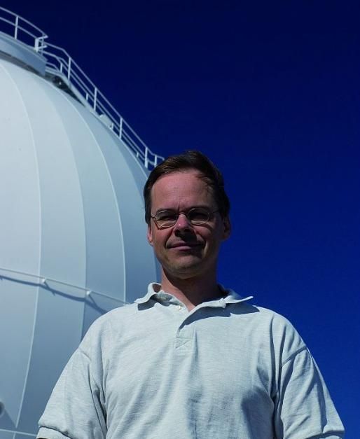 René Rutten, ex director del ING, dona material a la Agrupación ...