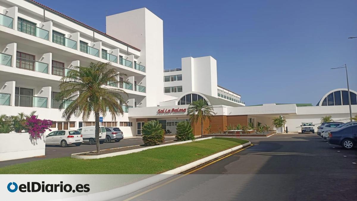 El Hotel Sol abre sus puertas y Puerto Naos vuelve a 'bullir'