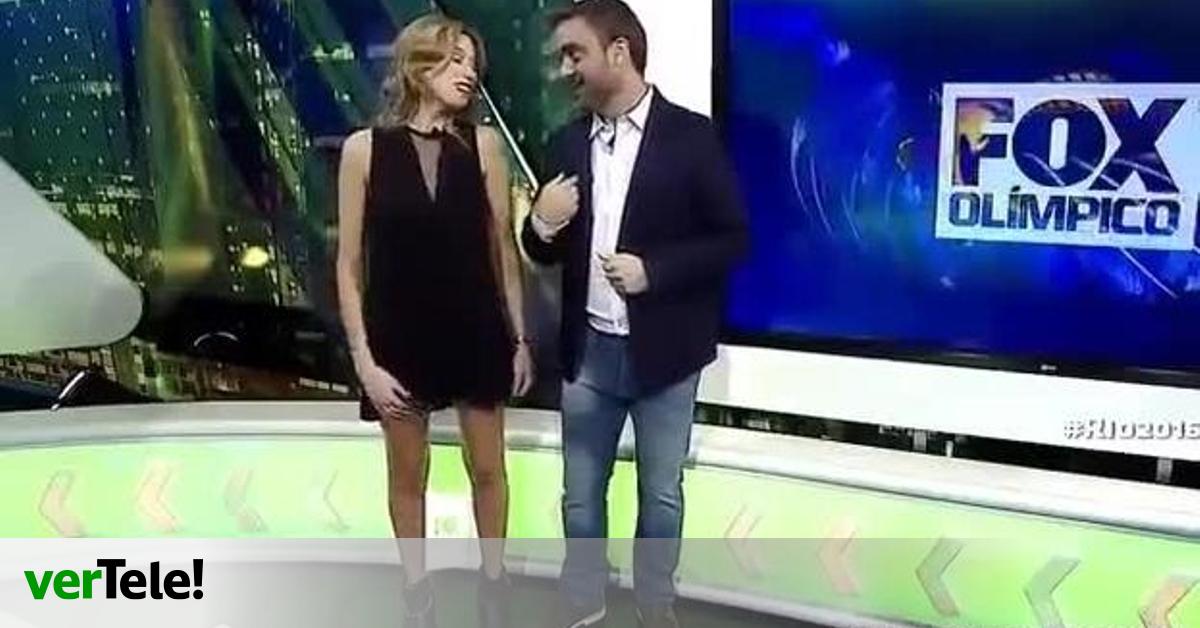 Una presentadora muestra por descuido la ropa interior en TV