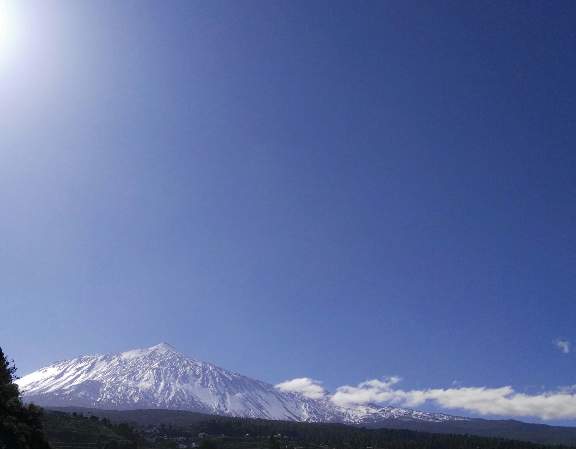 Así luce el Teide nevado por su cara norte, desde La Victoria hasta ...