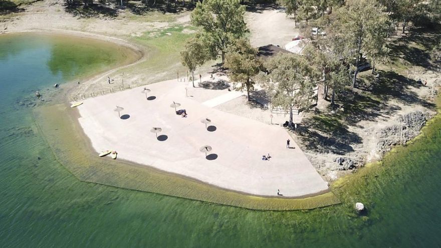 De playa en playa en Extremadura: ocho propuestas de bandera azul