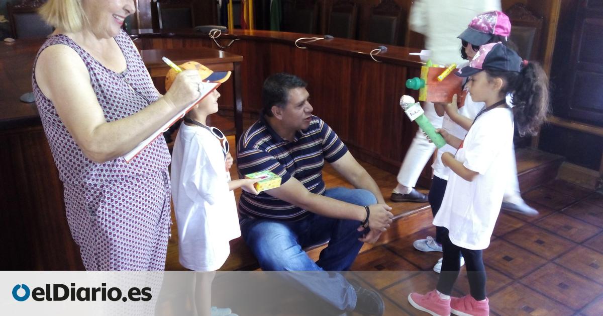 Un grupo de pequeños reporteros toma el Ayuntamiento El Paso