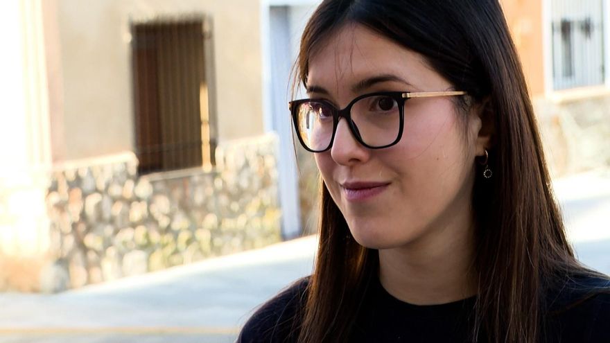 Lola López, la joven candidata a la Alcaldía de un pueblo de Cuenca que podría tomar posesión ...