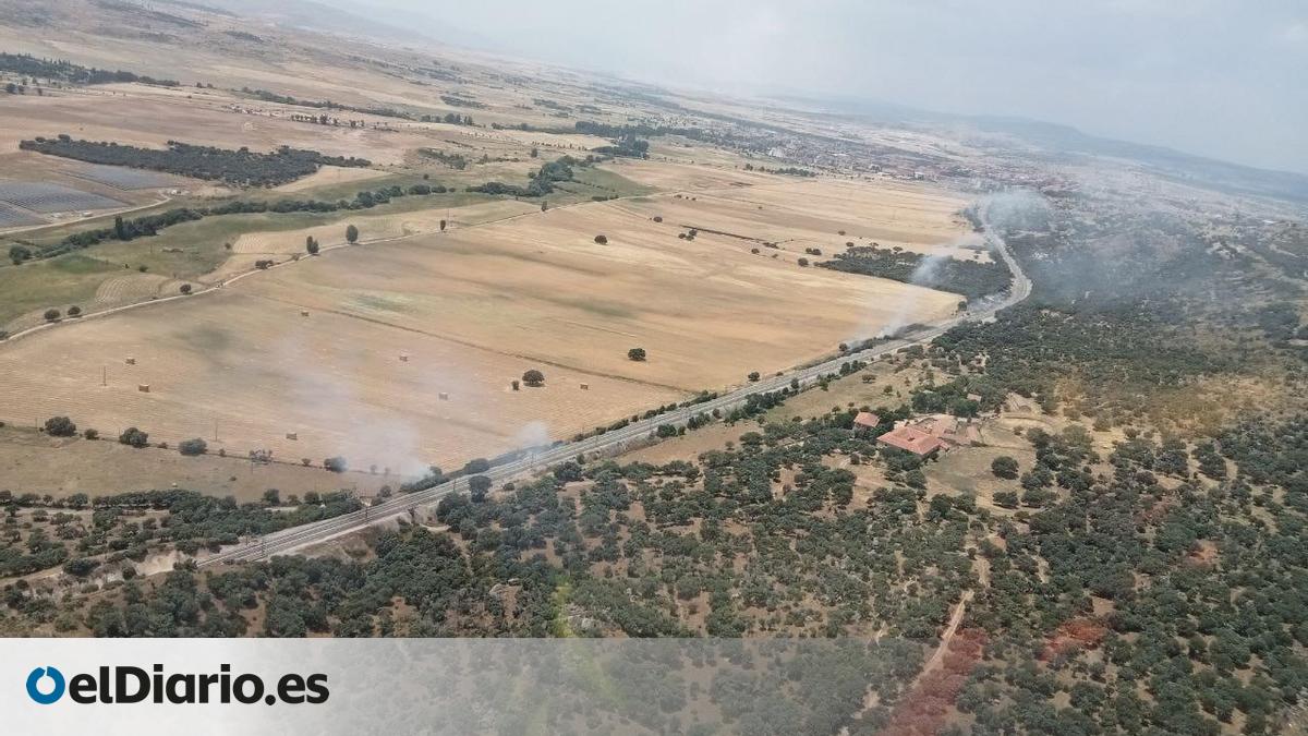 El incendio en Ávila se aleja de las vías de tren y baja su nivel de ...