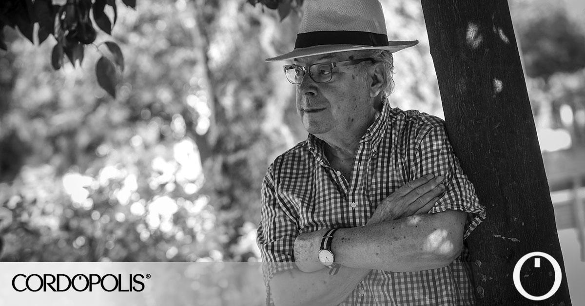 Carlos Clementson, escritor: "He logrado defenderme de la vorágine del ...