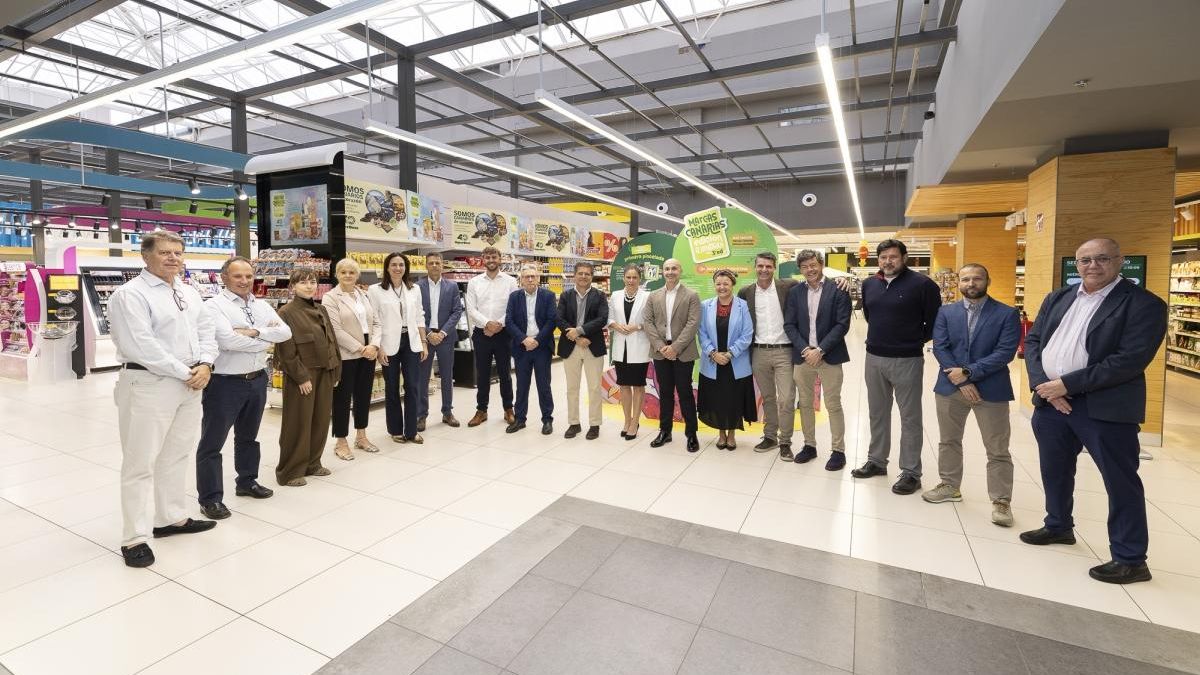 HiperDino une a marcas icónicas en una colección de diseños exclusivos