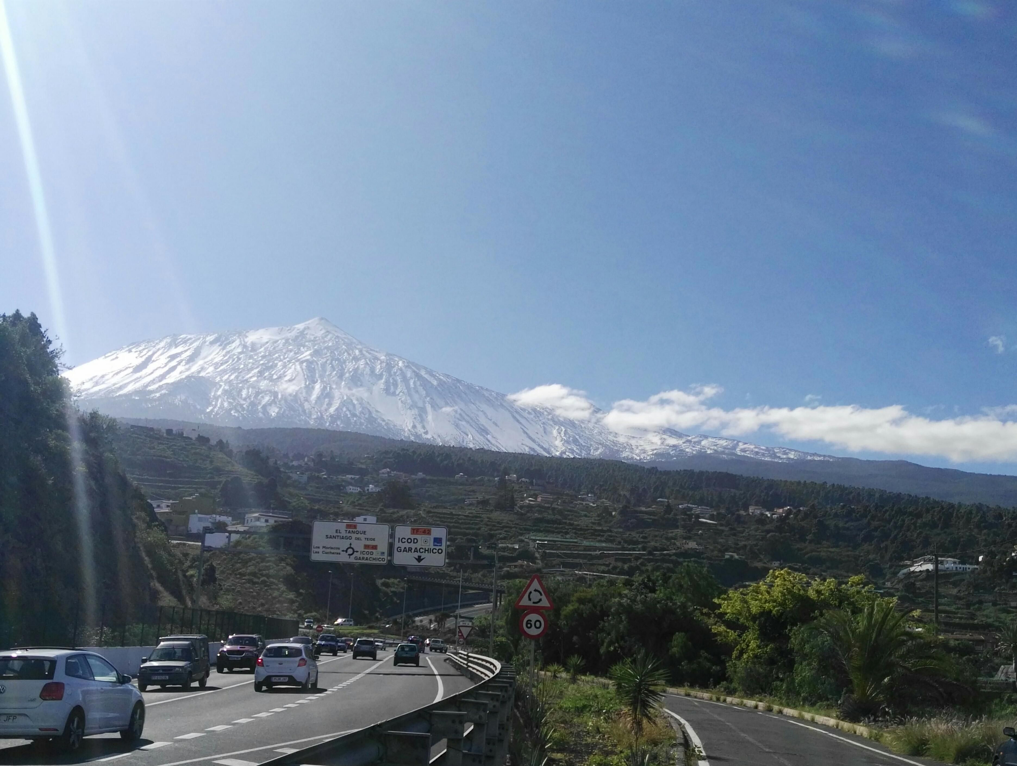 Así luce el Teide nevado por su cara norte, desde La Victoria hasta ...