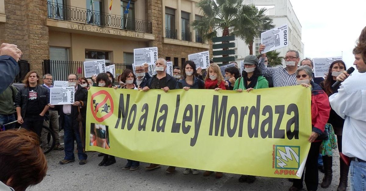 La 'ley mordaza': criminalizar la protesta y penalizar la solidaridad