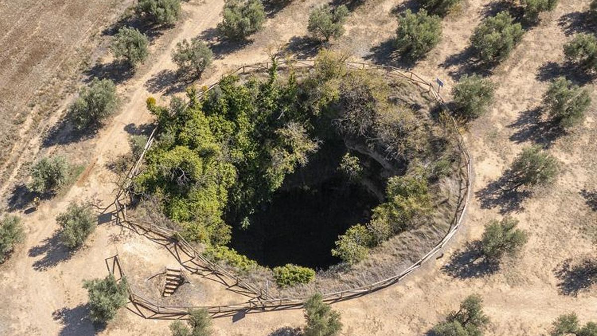 Fallece una mujer de 20 años tras sufrir una caída al pozo de los Aines (Zaragoza), a 35 metros ...