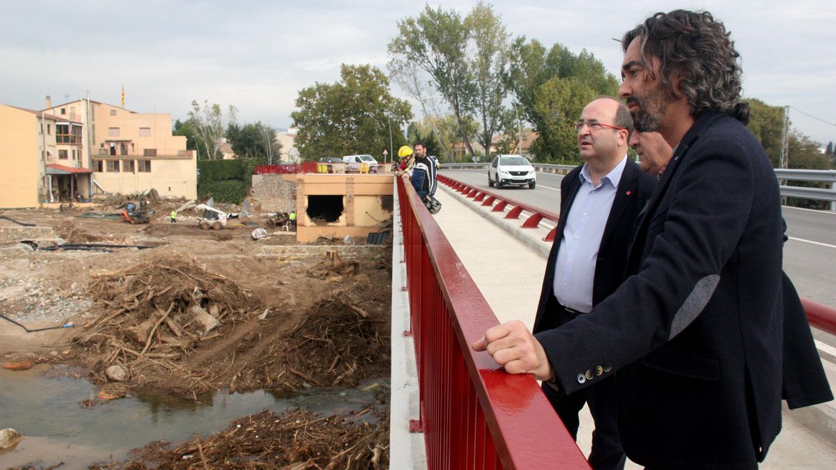 El diputado del PSC Carles Castillo rompe el carnet de la formación por ...
