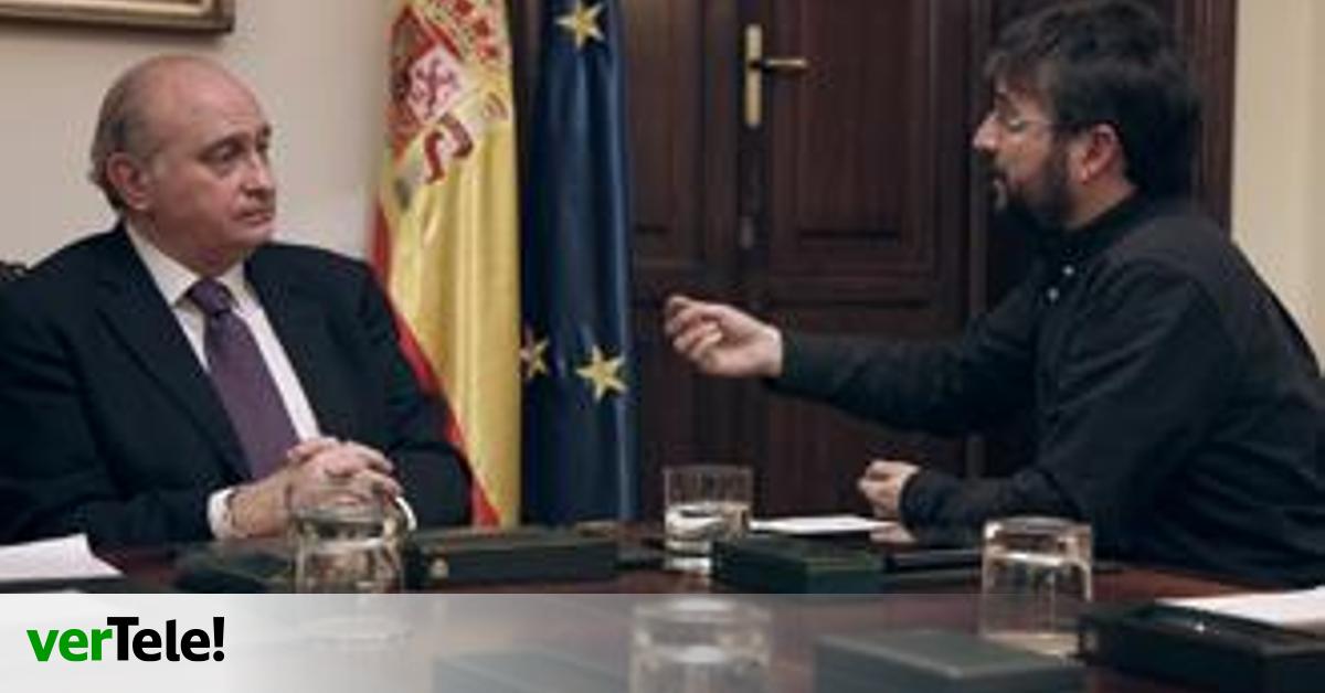 Évole saca los colores y hace balbucear al ministro del Interior