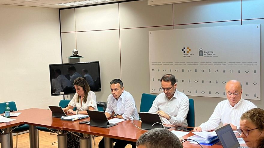 La Mesa Sectorial de Sanidad acuerda buscar fórmulas de continuidad del personal que no supere ...