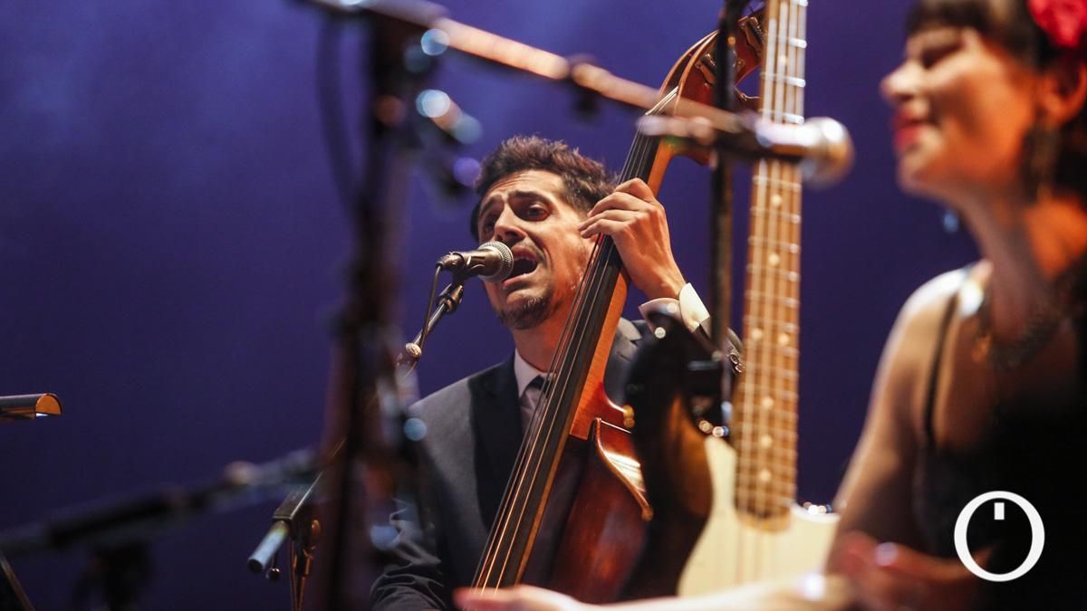 El músico argentino Gustavo Santaolalla deshace el camino de su ...