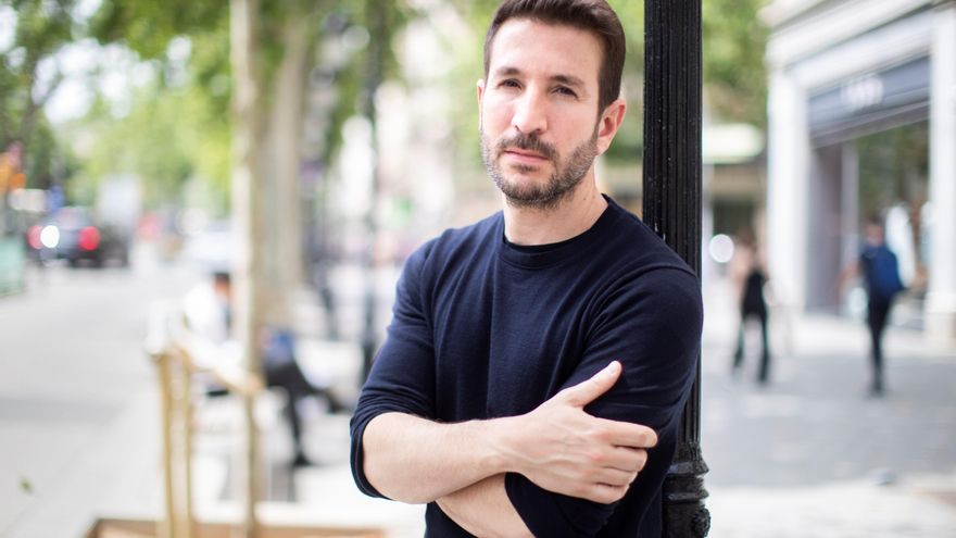 Alex Michaelides: "El novelista debe ir dos pasos por delante del lector"