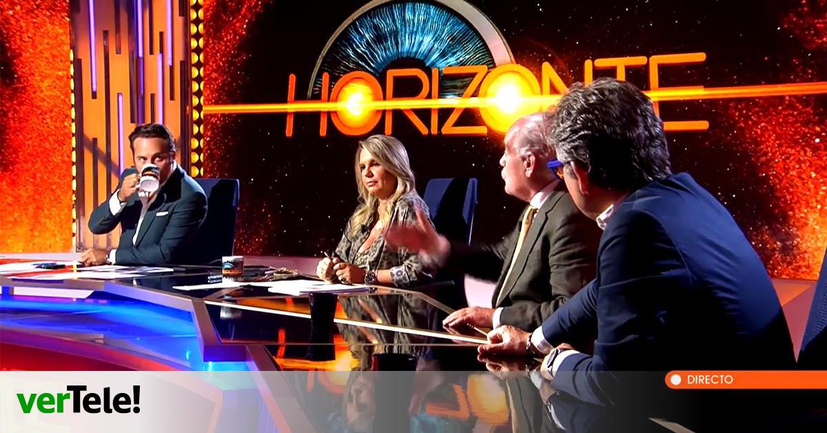 Alya mist of leak she holds just a slight amount of a